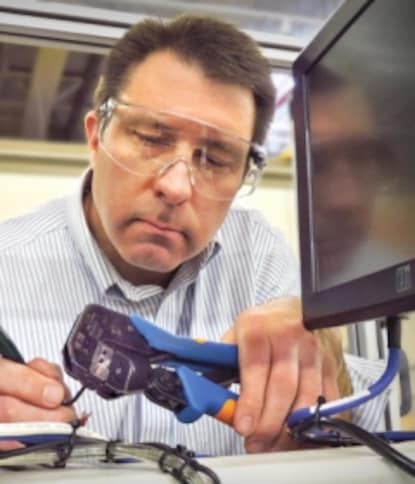 高速插针机 - TE Connectivity | TE Connectivity